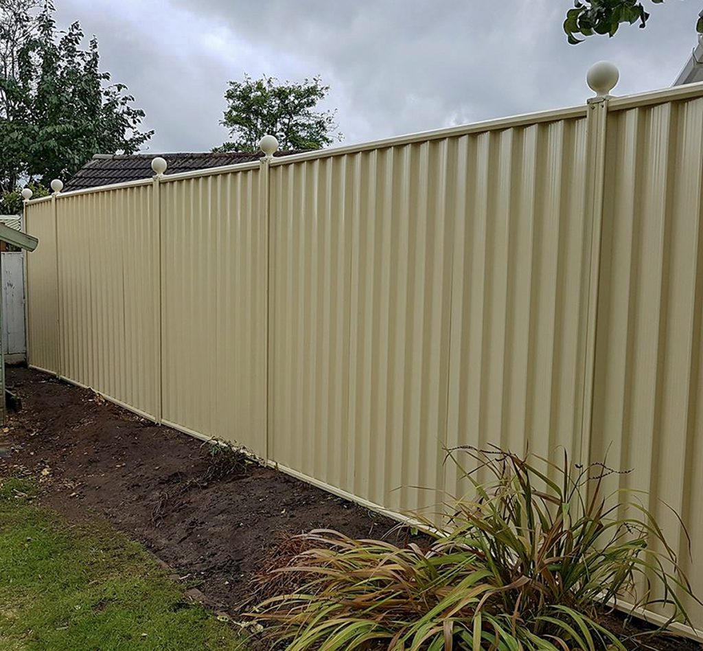 Extra Wide Cream Fence with Flat Caps | ColourFence